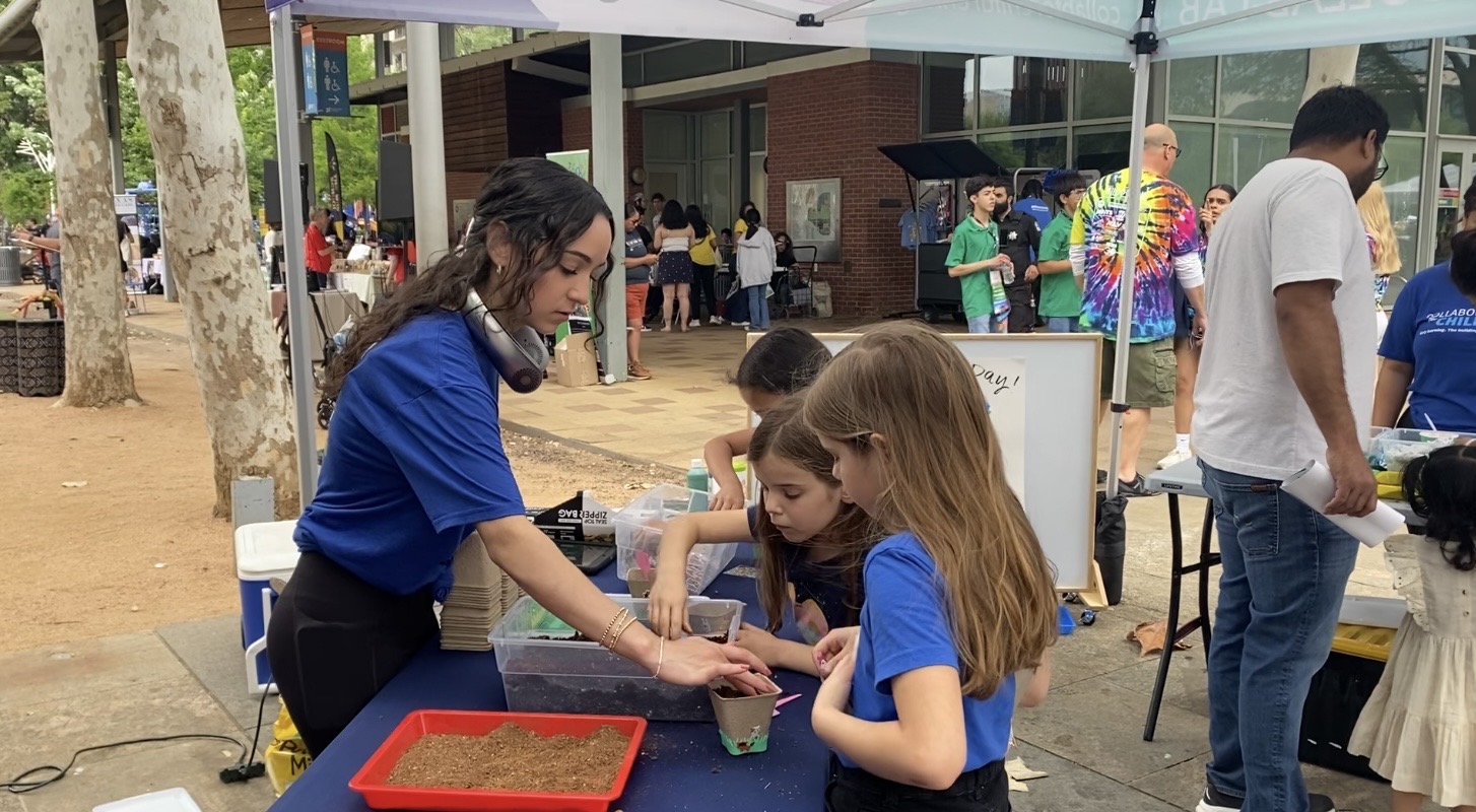 Student Volunteer Program | Collaborative for Children