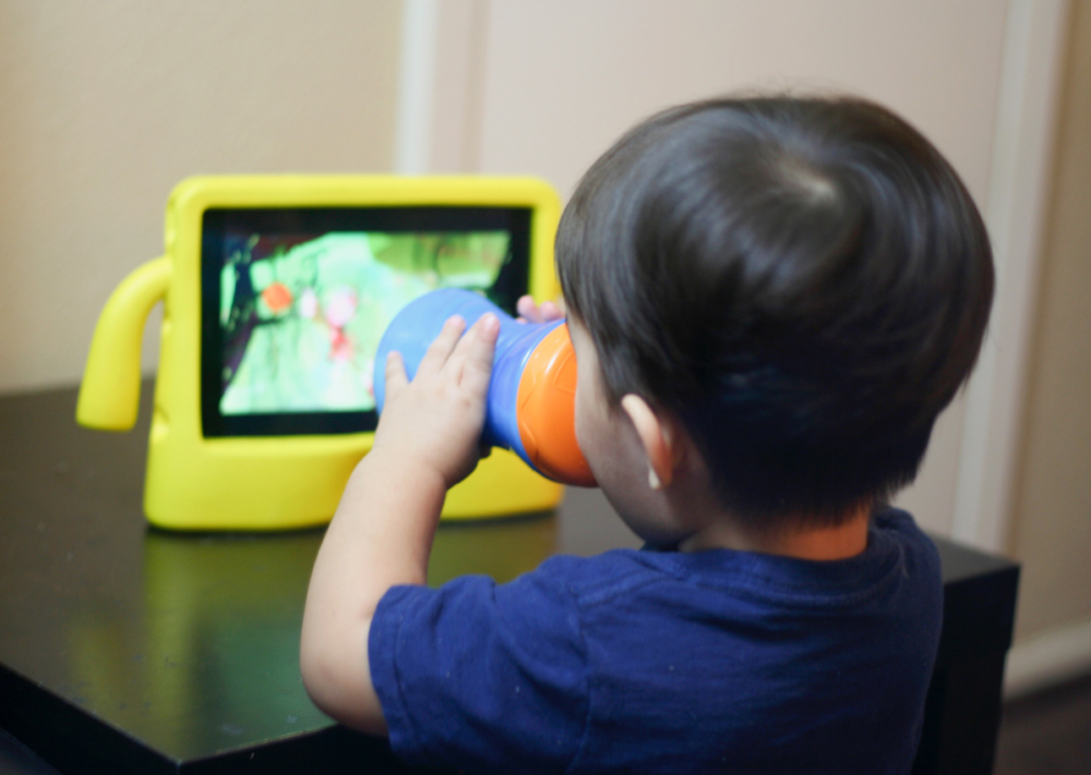 Outdoor Play Vs. Screen Time - Collaborative for Children